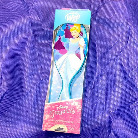 wet | Accessories | Disney Princess Wet Detangler Brush | Poshmark